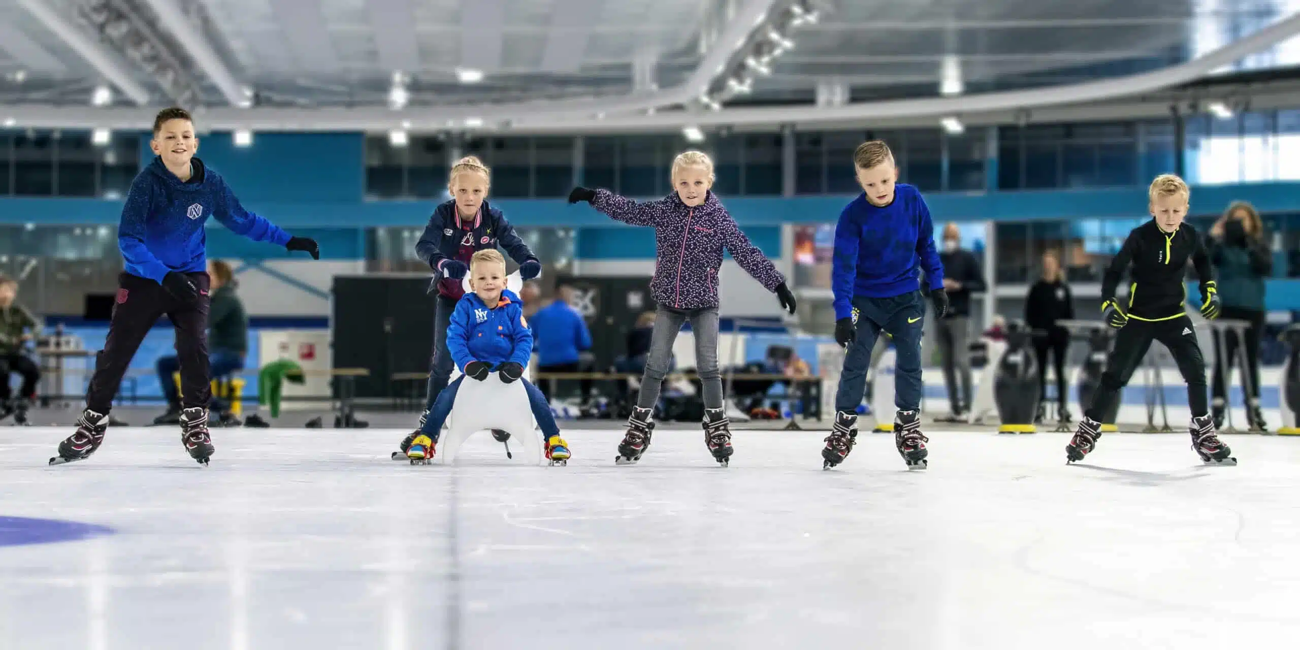 KONINKLIJKE ZANDSTRA BESTAAT 200 JAAR - Schaatsinside